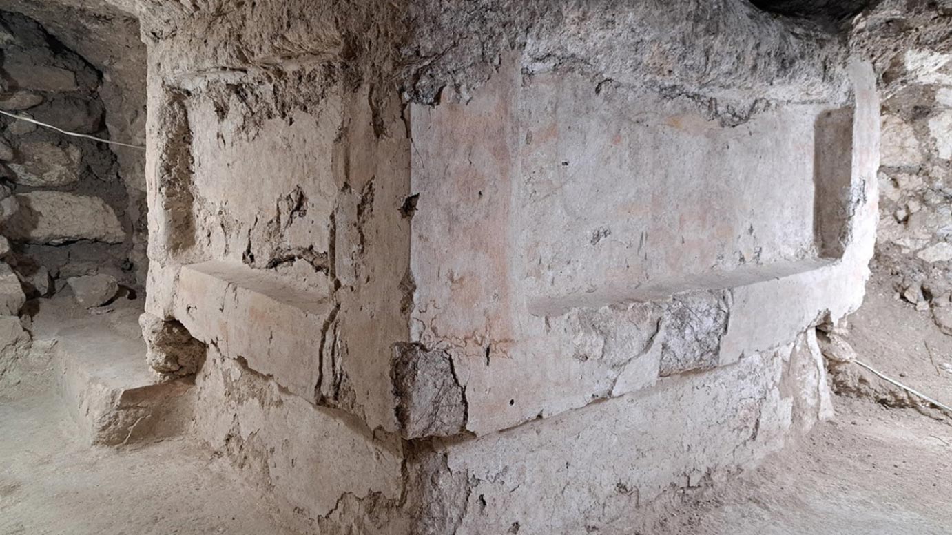 Rewriting Mayan History: Archaeologists Discover Hidden Altar Buried ...