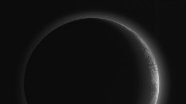 New Image Shows Complete View of Pluto’s Crescent
