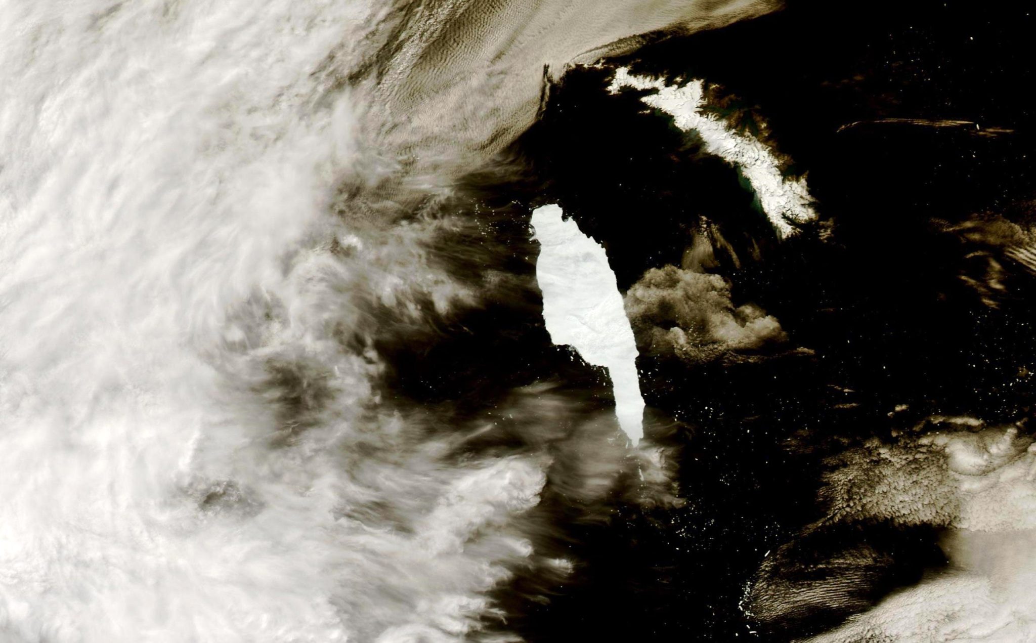 Massive Iceberg Released Over 150 Billion Tons of Fresh Water Into ...