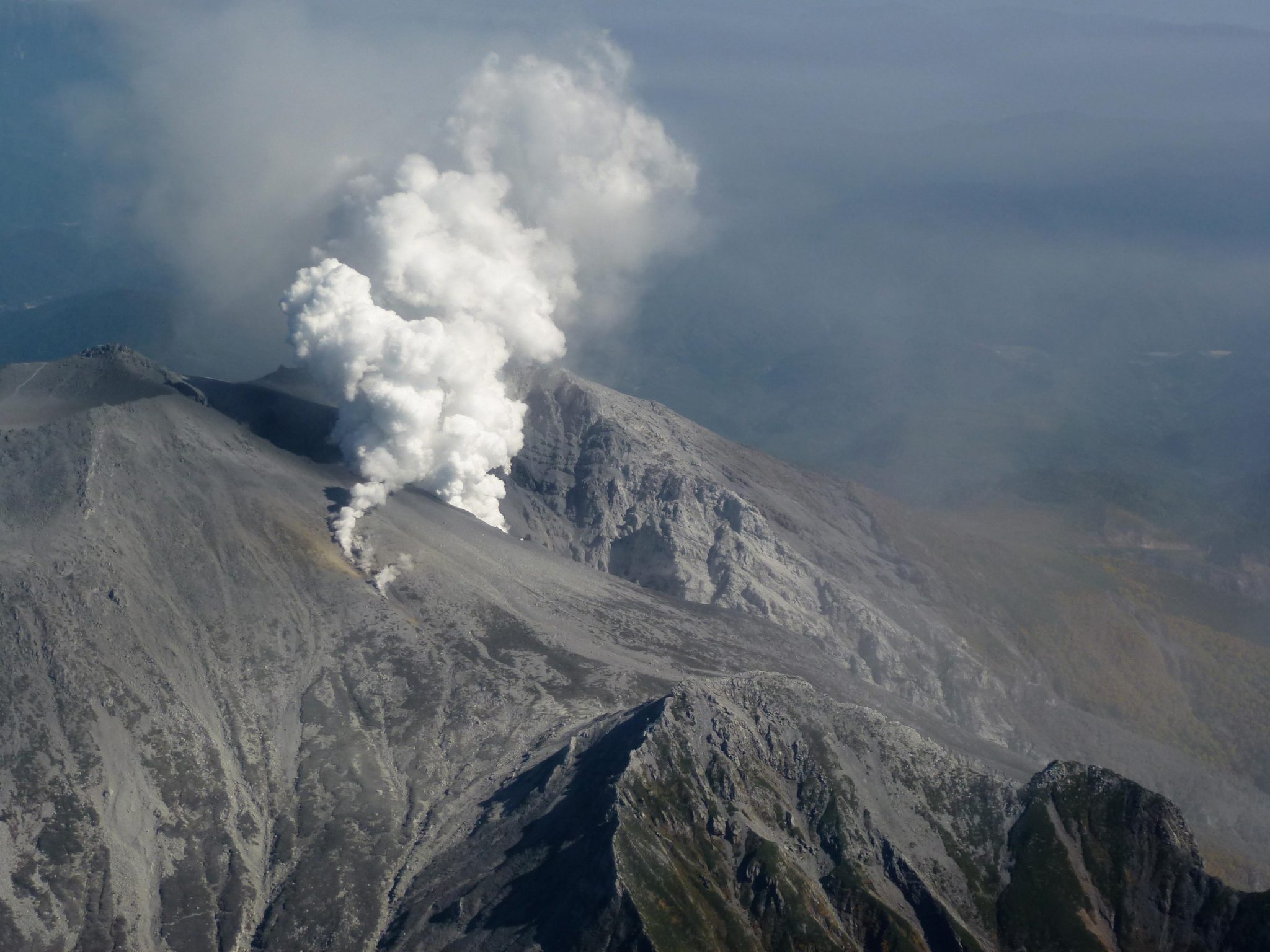 Eruption Loading: New Volcano Warning System Hears the Earth Before It ...