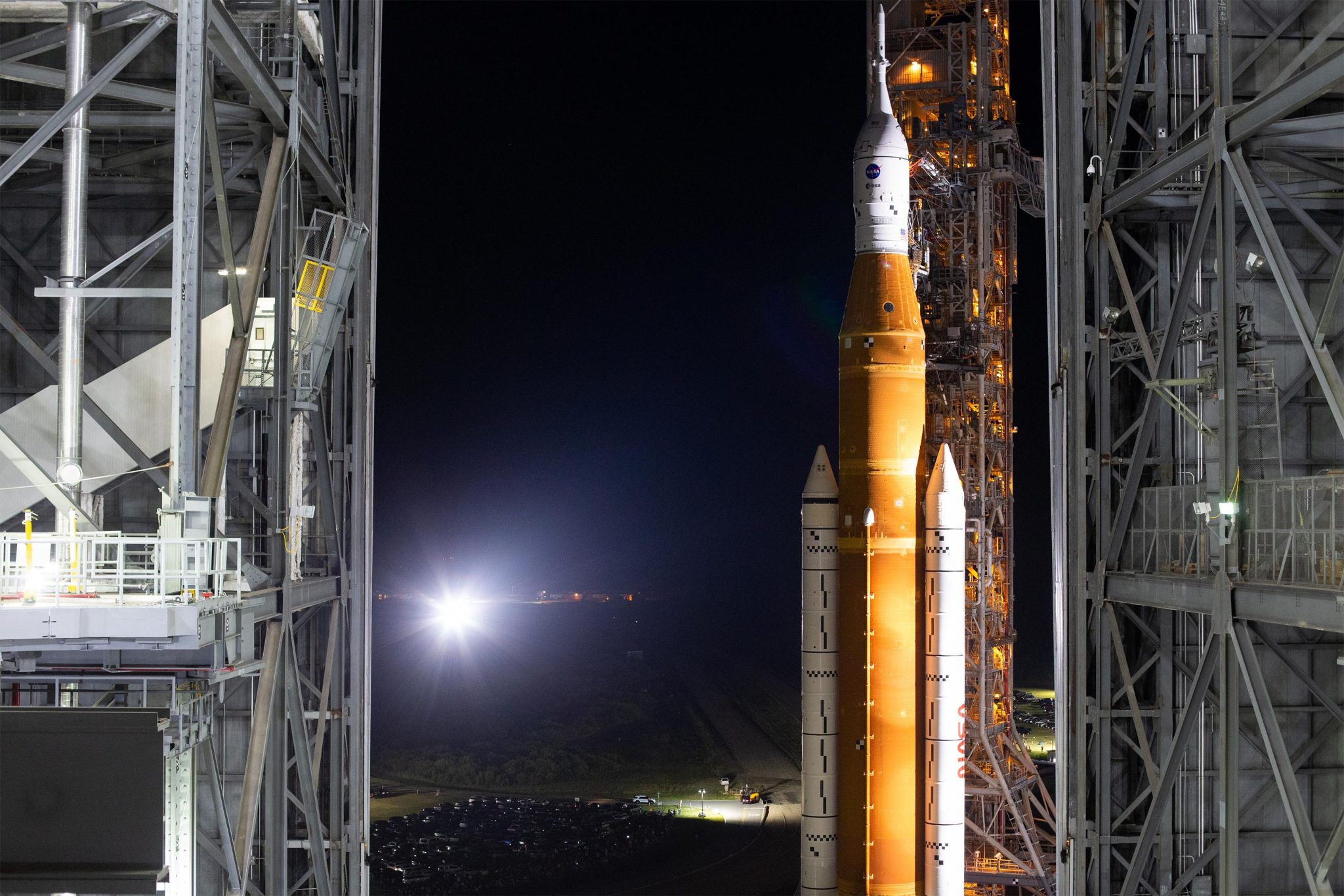 Denne uken @NASA: Artemis I Move to Launchpad, Cargo Dragon Departs ...