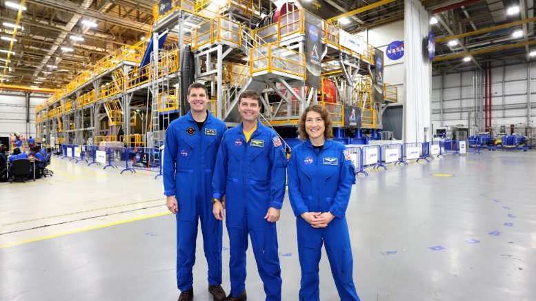 Hubble Views Planetary Nebula IC 289