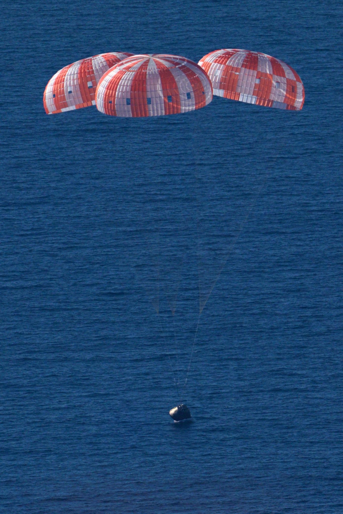 NASA Artemis II Splashdown and Astronaut Recovery Operation [Image Gallery]