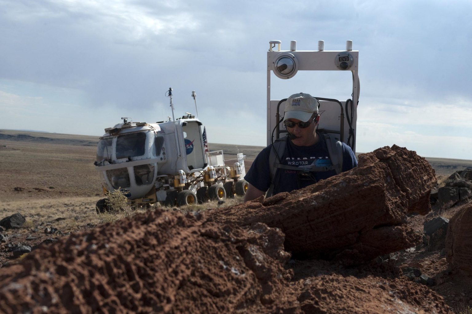 NASA to Practice Artemis Moonwalking, Roving Operations in Arizona Desert