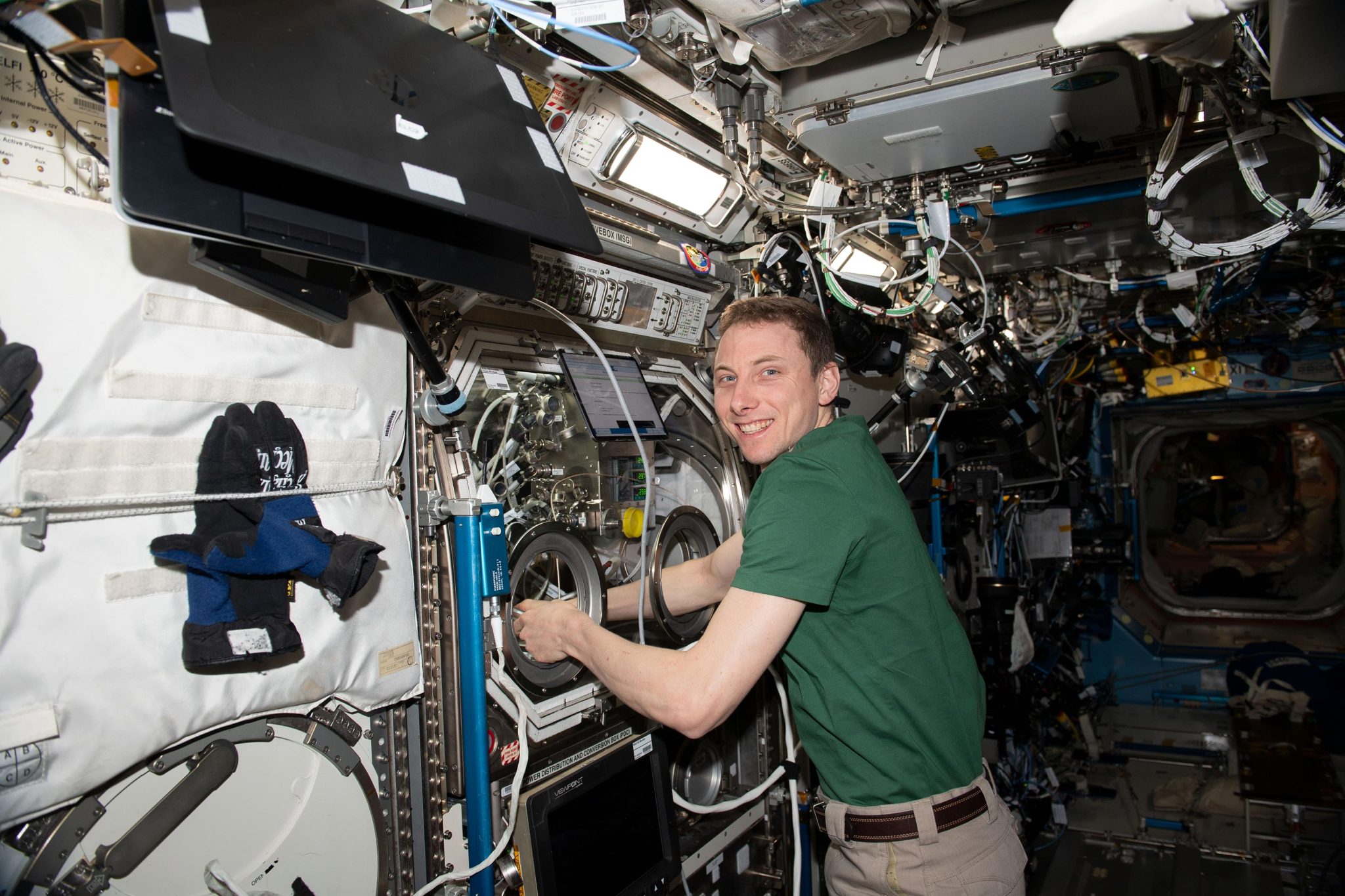 Zero-G Labs: Biomedical, Physics Research on ISS As Cargo and Crew ...