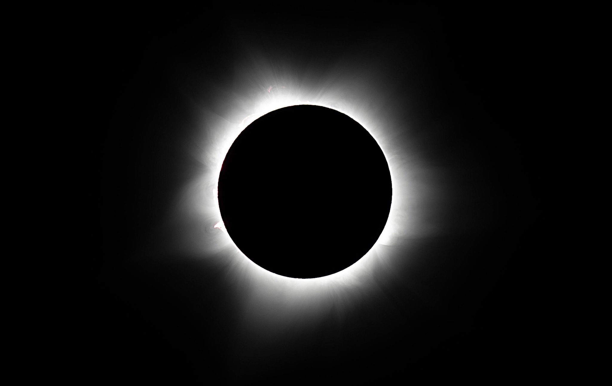 Australian Total Solar Eclipse Captured in Stunning Image