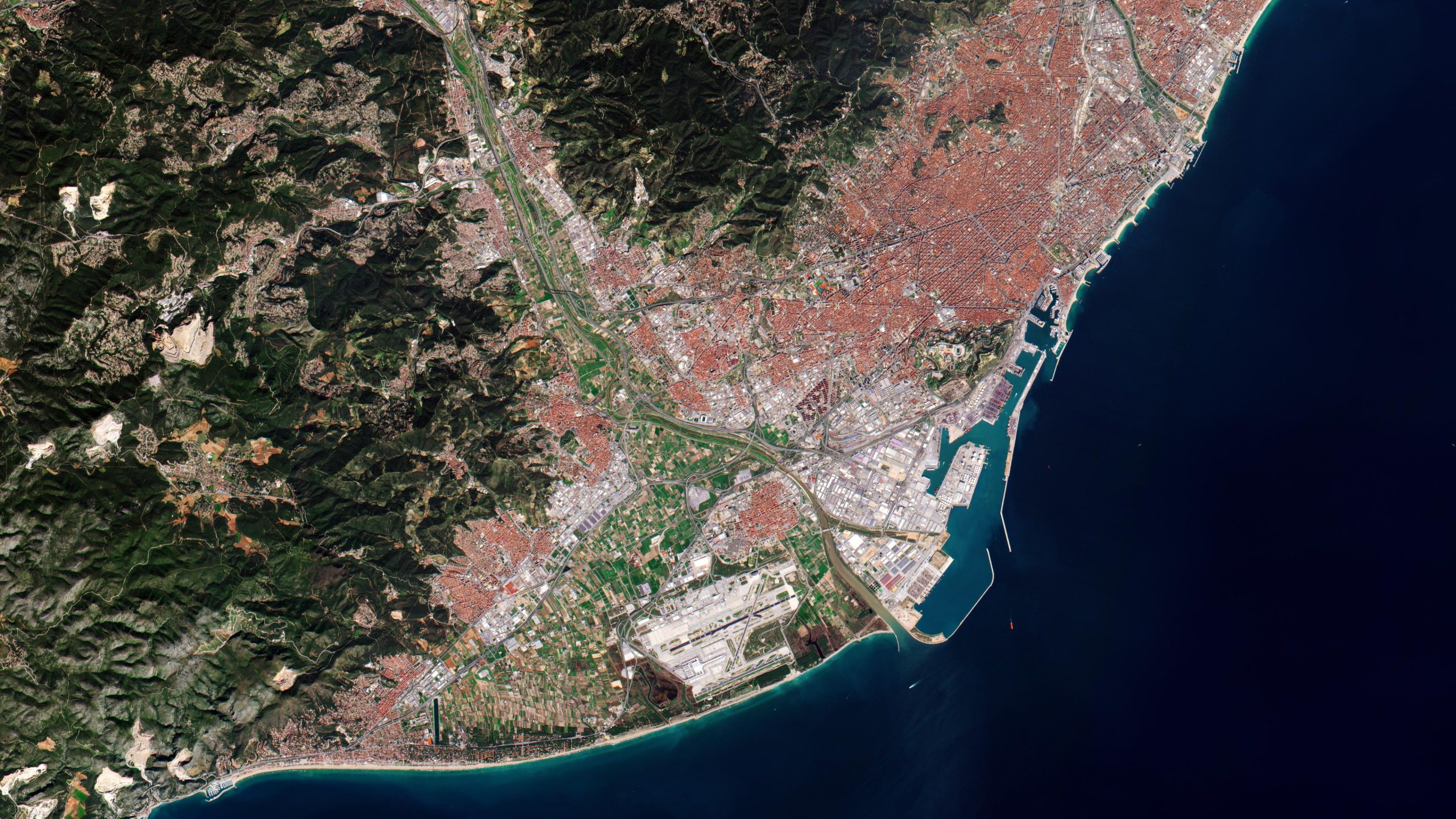 Earth From Space: An Extraordinary Look at Barcelona, Spain [Video]
