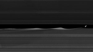New Cassini Image of Saturn's Ring-Embedded Moon Daphnis