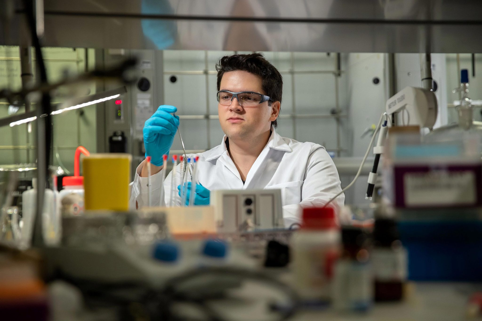 Revolutionary New Material Harvests Water From Thin Air Without Energy