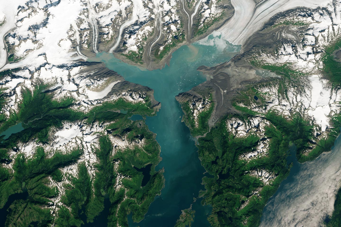 Vanishing Vistas: The Stark Decline of Alaska’s Columbia Glacier