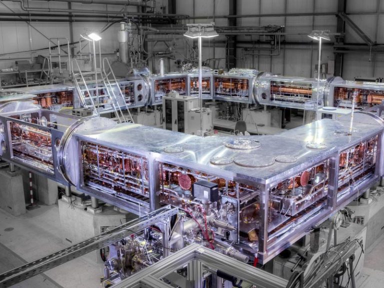 Cryogenic Storage Ring Reproduces the Chemical Conditions of Space