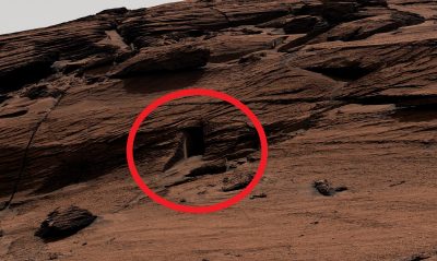 NASA’s Curiosity Rover Spots a “Doorway” on Mars
