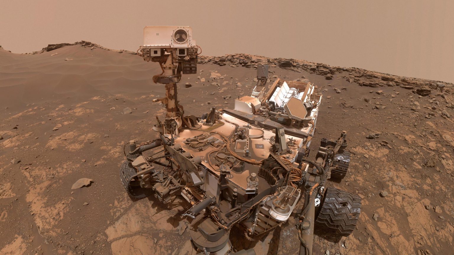 Stunning Martian Selfie Before NASA's Curiosity Mars Rover Completes ...