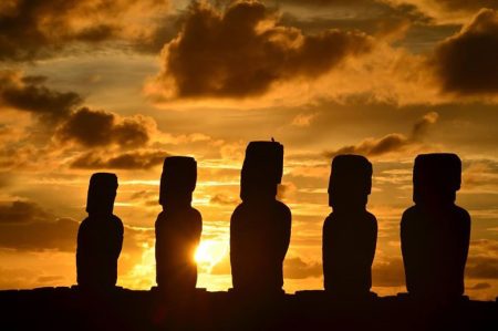 What Happened to Easter Island? New Research Refutes Best-Selling ...