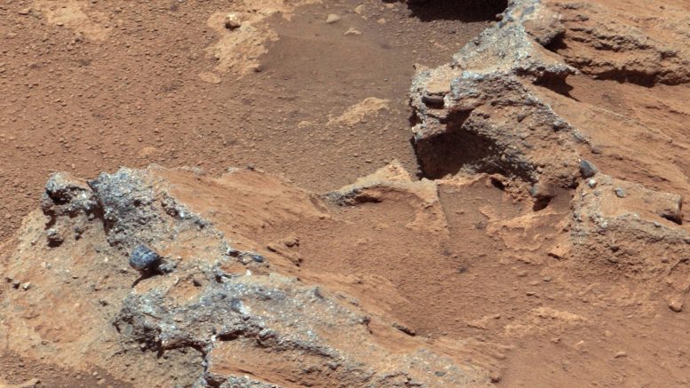 Curiosity Finds Ancient Streambed on Mars