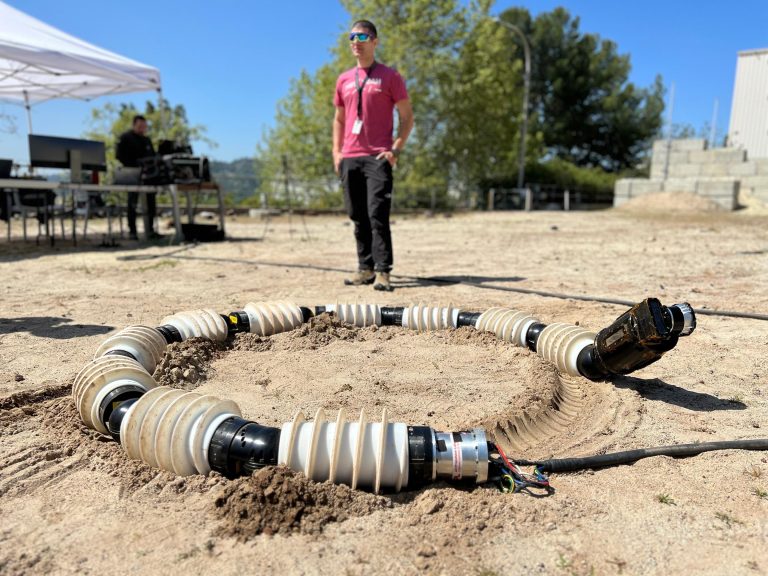 Shape-Shifting Serpent of Space: NASA's EELS Robot Revolutionizes ...