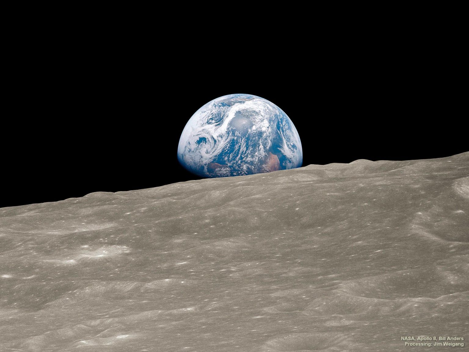 The Story Behind Apollo 8’s Famous Earthrise Photo [Video]