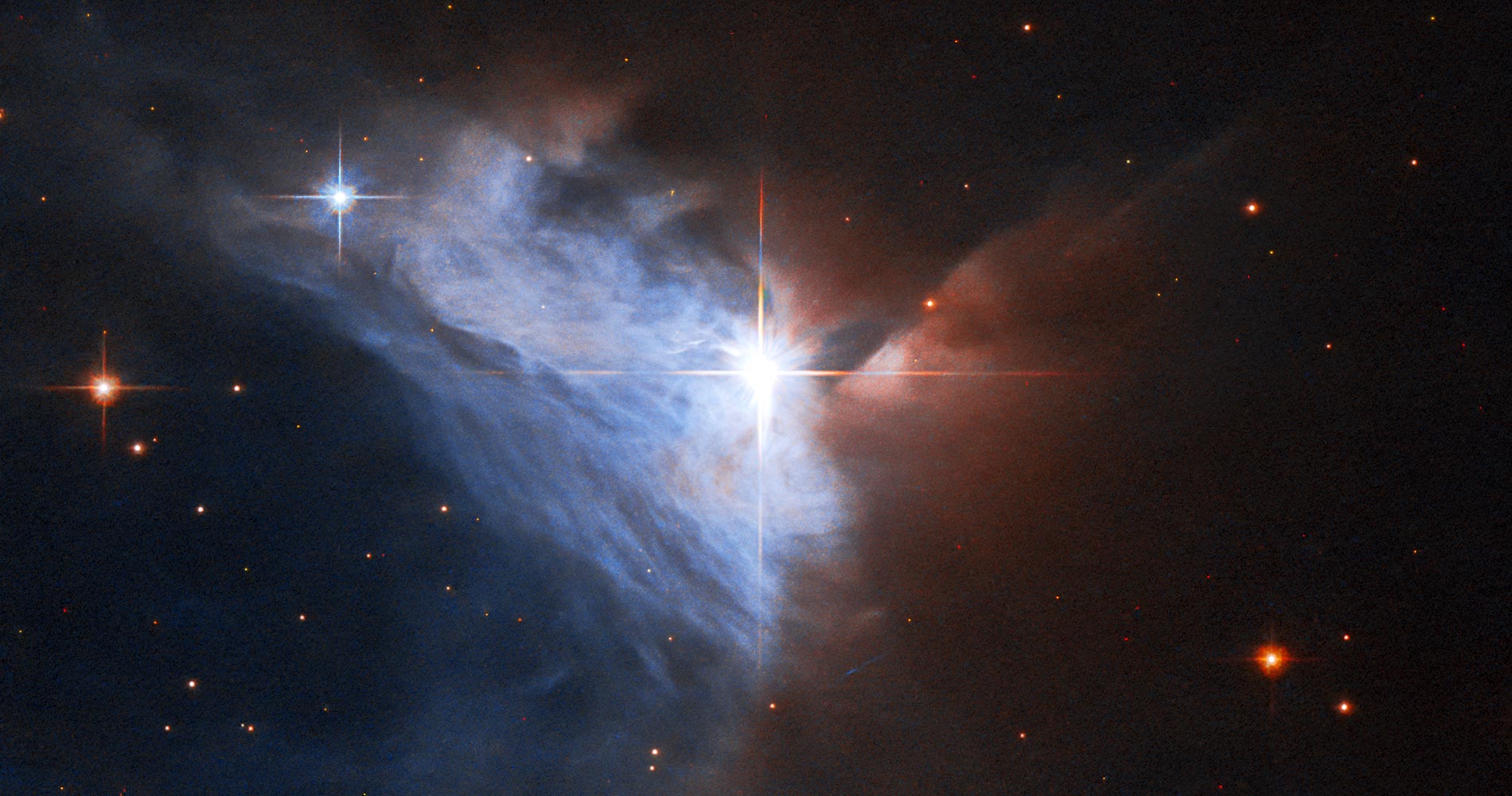 Cosmic Silver Lining: Hubble Spots V565 Surrounded by Four Prominent ...