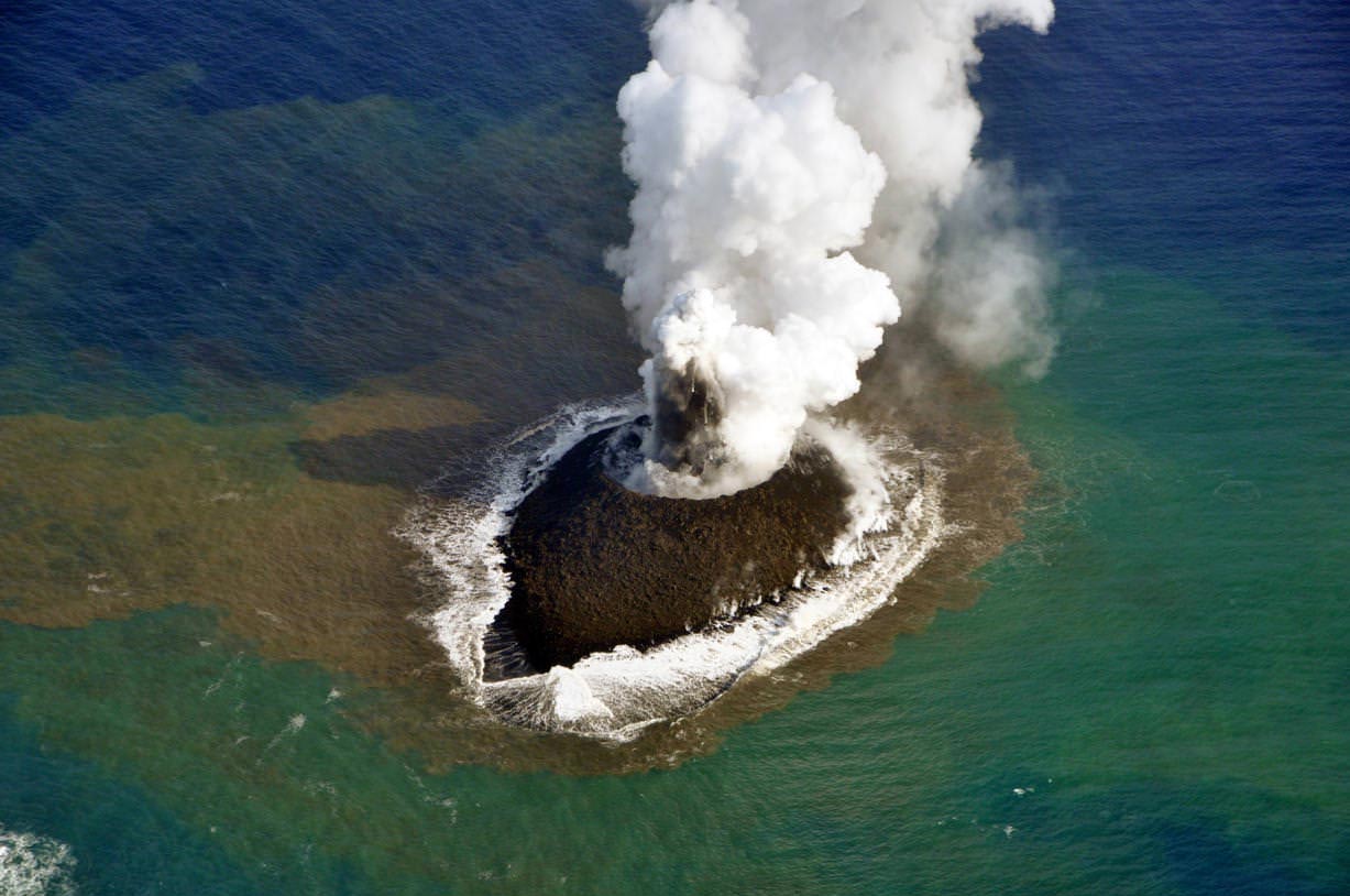 15-Minute Countdown: The Hidden Warning Before Tonga’s Volcano Exploded