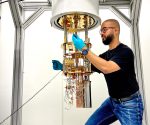 Freezing Time: The Revolutionary Tech Behind Reliable Quantum Computing