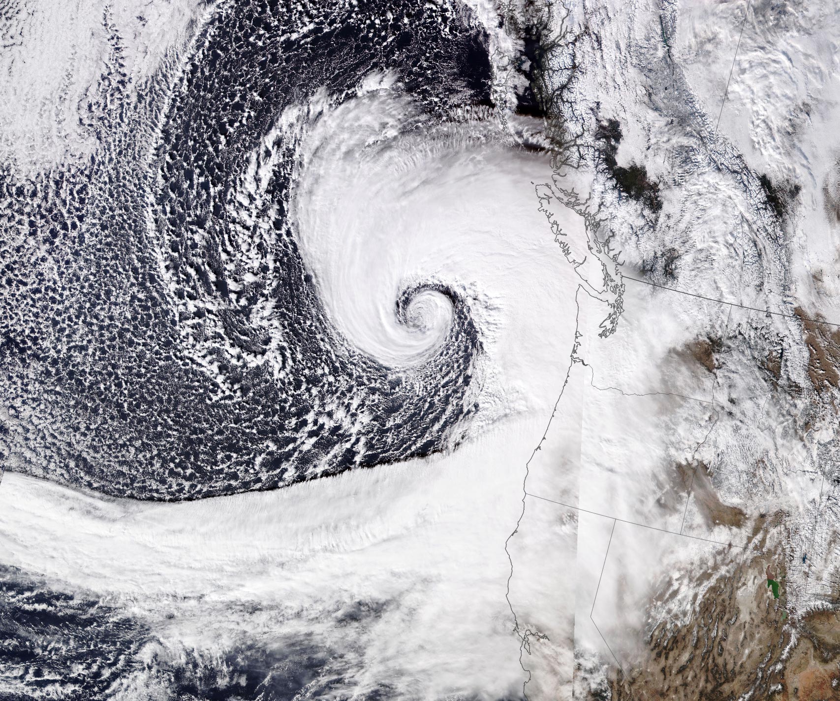 Bomb Cyclone Batters the Pacific Northwest Leaving 600,000 in the Dark