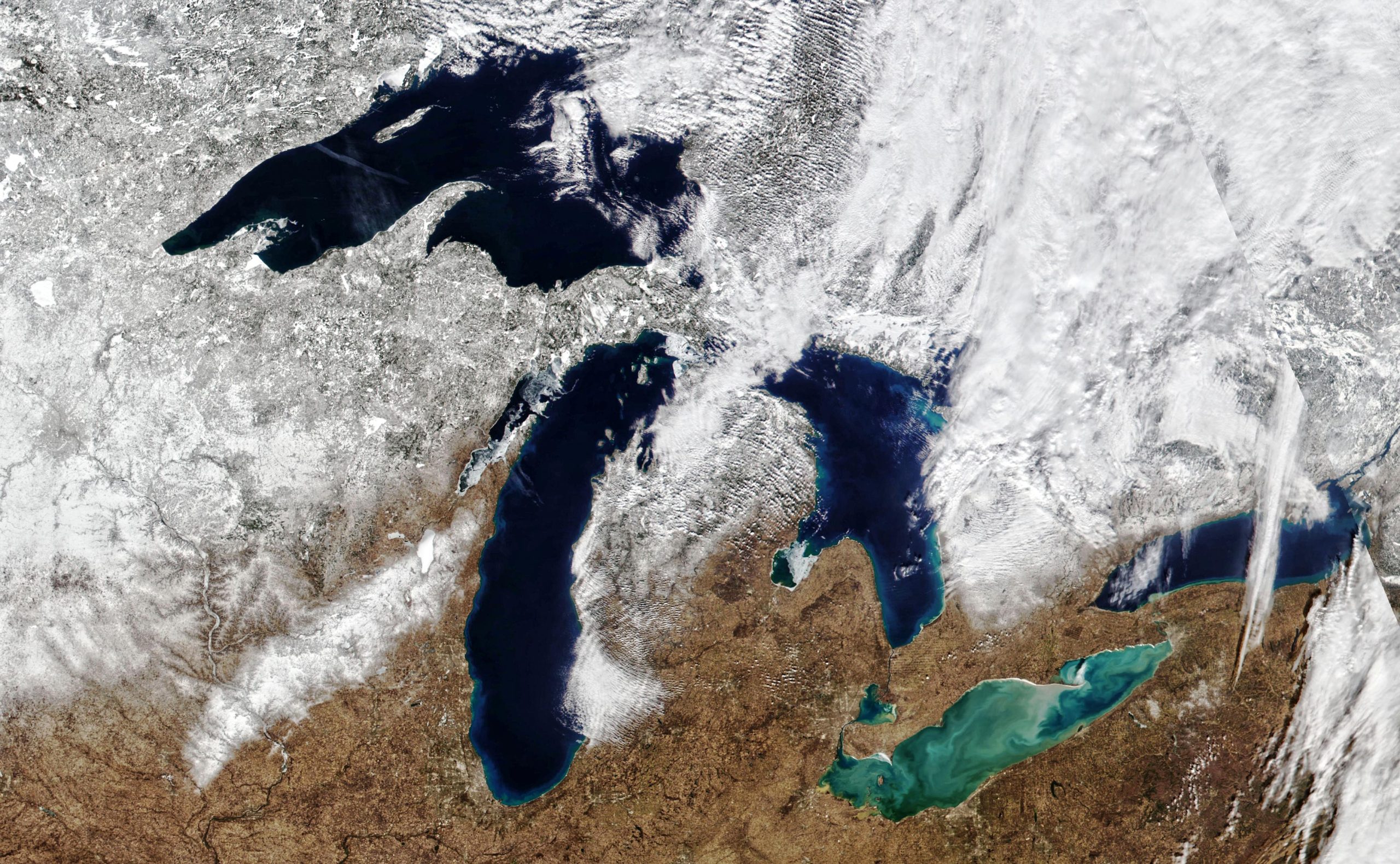 Unusually Low Ice Levels on Great Lakes Breaks Record