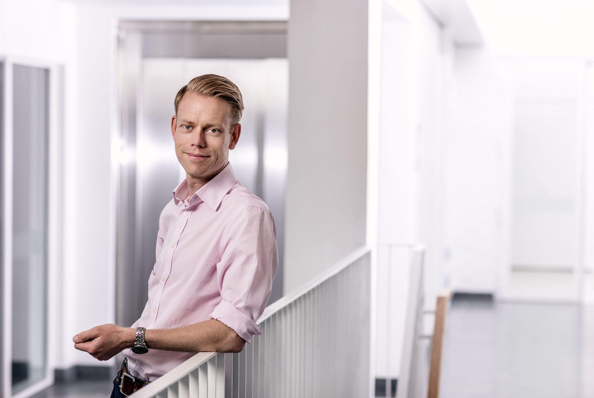 Teaching in English Linked to Worse Results and More Drop-Outs