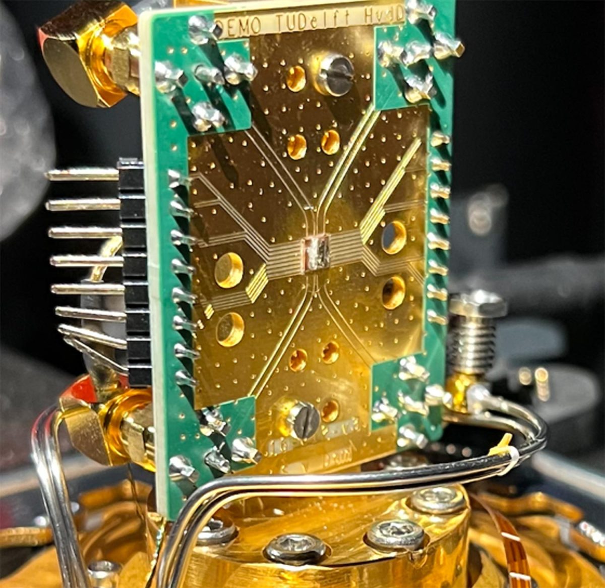 Quantum Computing Breakthrough Achieved With Diamond Qubits