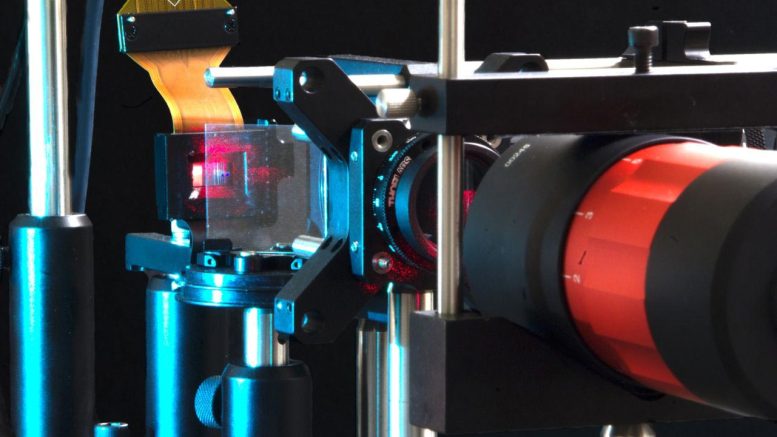 Stackable “Holobricks” Can Make Giant, Highly Realistic 3D Holographic ...