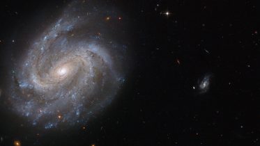 Newly Released Hubble Image of Spiral Galaxy NGC 1433