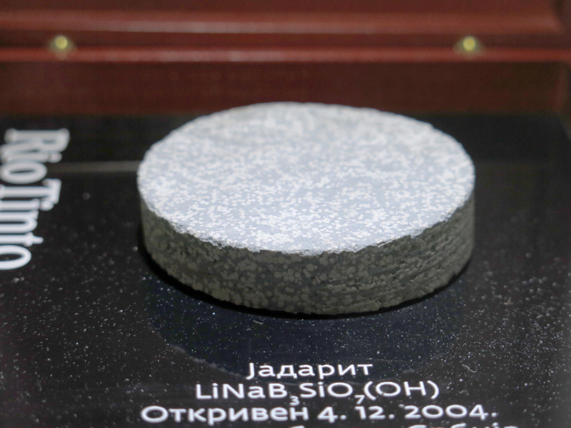 Earth’s Kryptonite: The Real Mineral Stranger Than Fiction