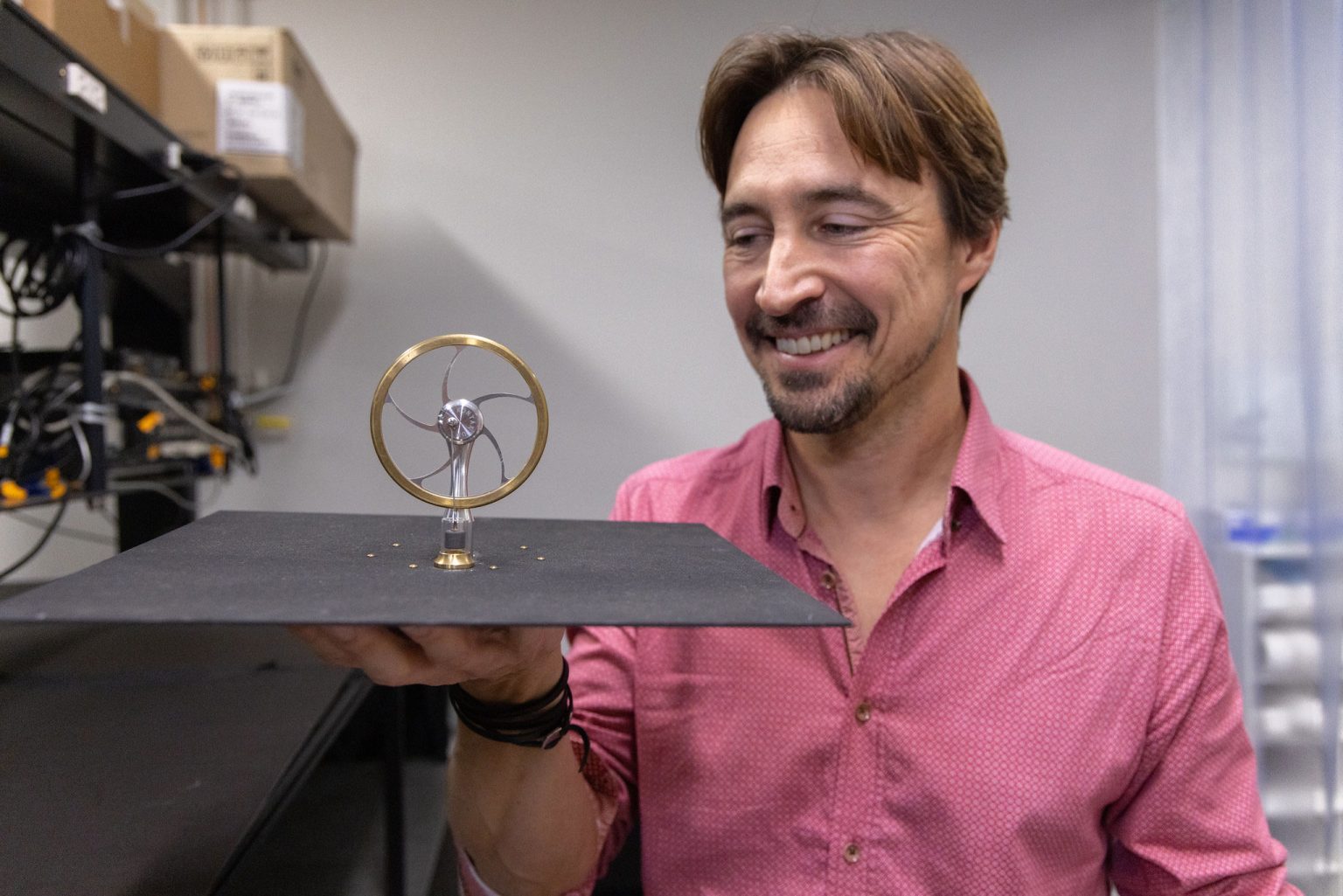 New Engine Taps the Freezing Void of Space To Generate Power at Night