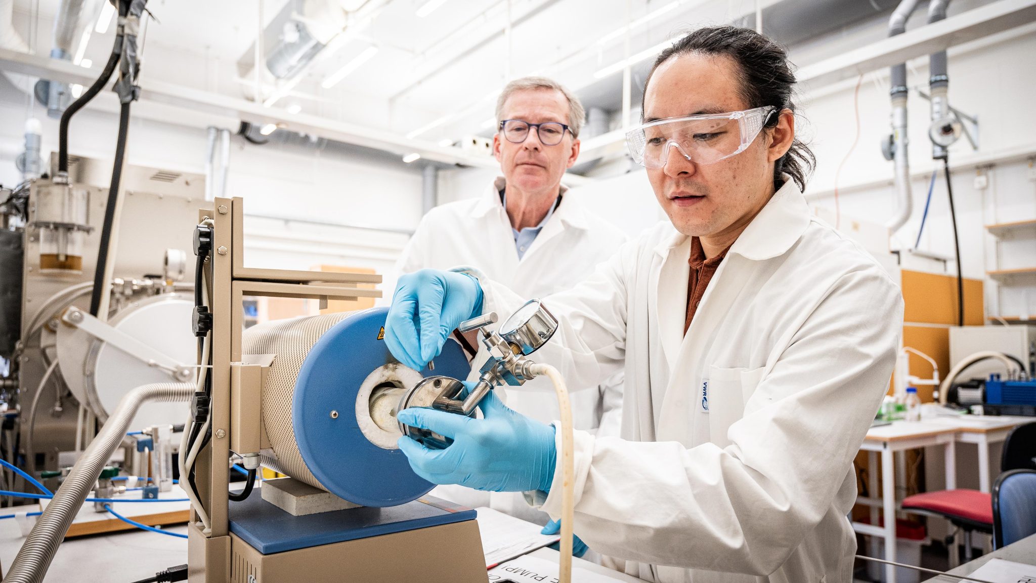 Researchers Develop “Goldene” – A New Form of Ultra-Thin Gold With ...