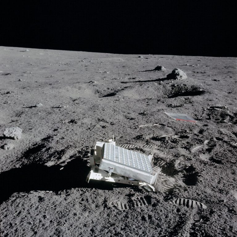 NASA Launched Laser Beams at the Moon – For the First Time, They ...