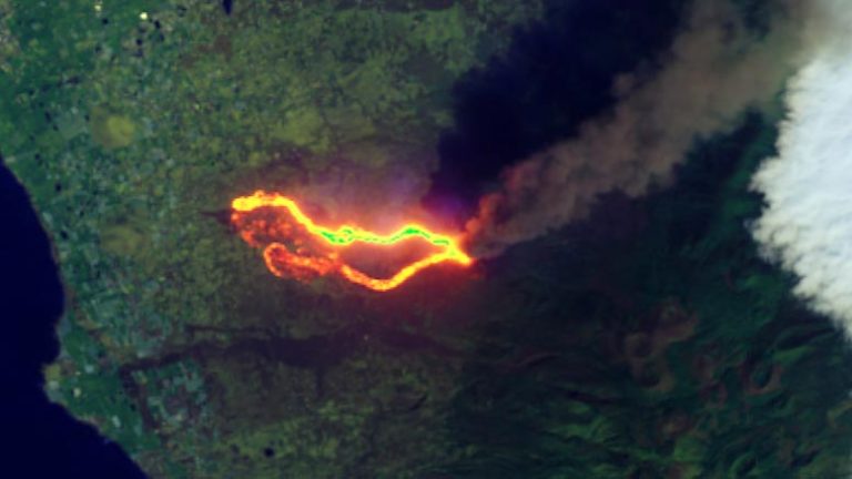 Stunning Satellite Image Shows Lava Burning a Path to the Sea From La ...