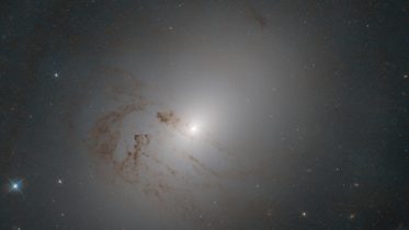 Hubble Views Lenticular Galaxy NGC 524