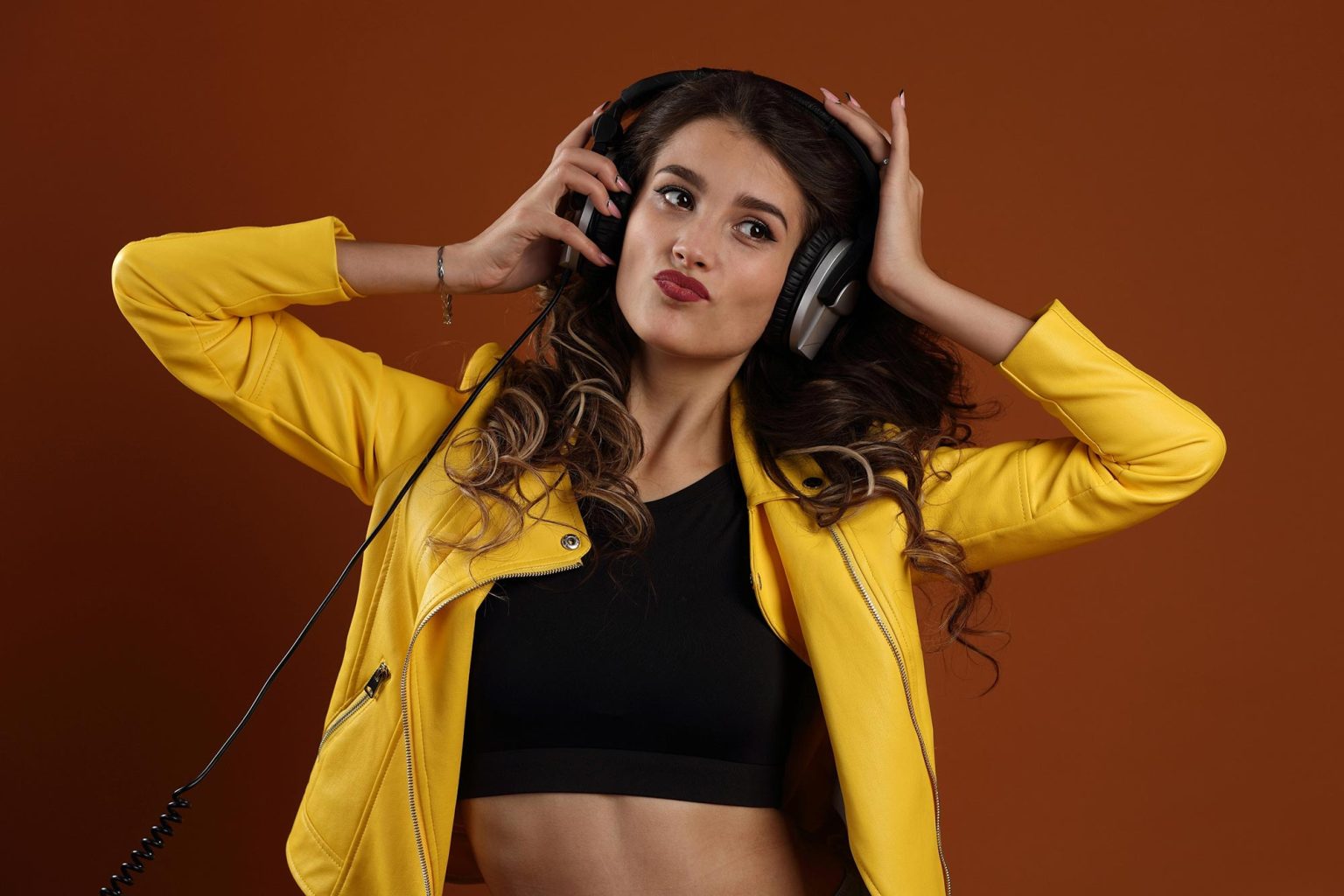 Sound Science: Great Headphones Blend Physics, Anatomy and Psychology