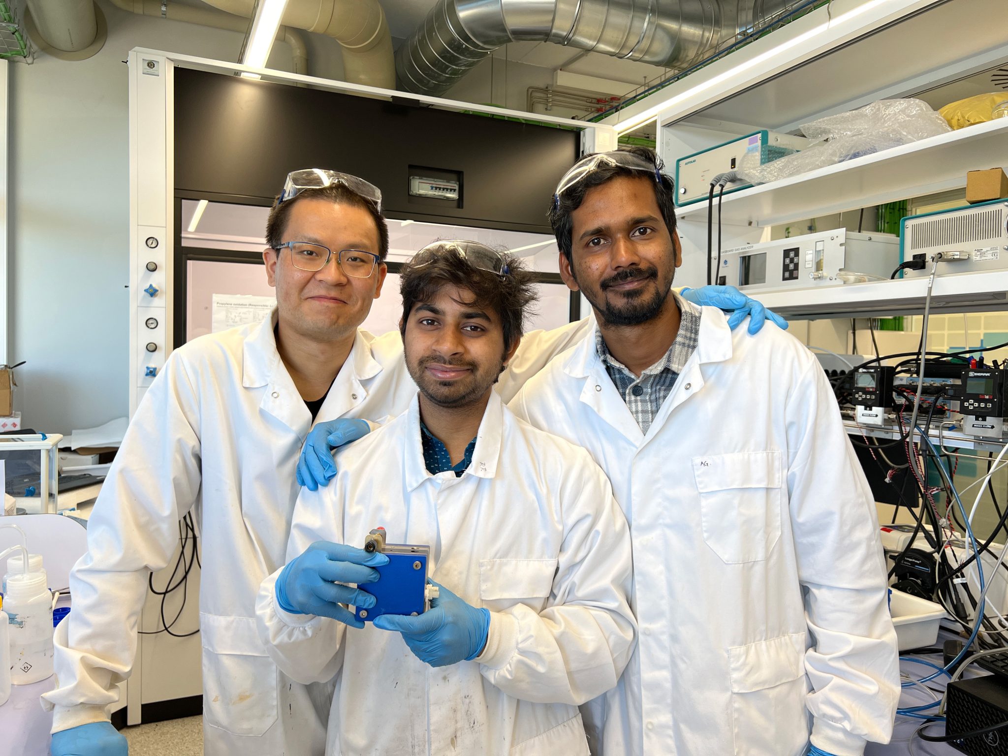 Green Hydrogen Breakthrough: New Catalyst Unveils the Hidden Power of Water