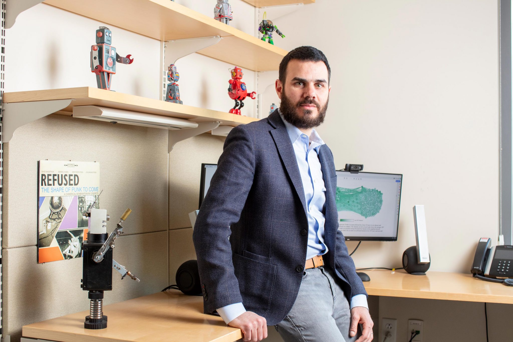 A One-Time Punk Rock Guitarist Is Playing a New Tune at MIT