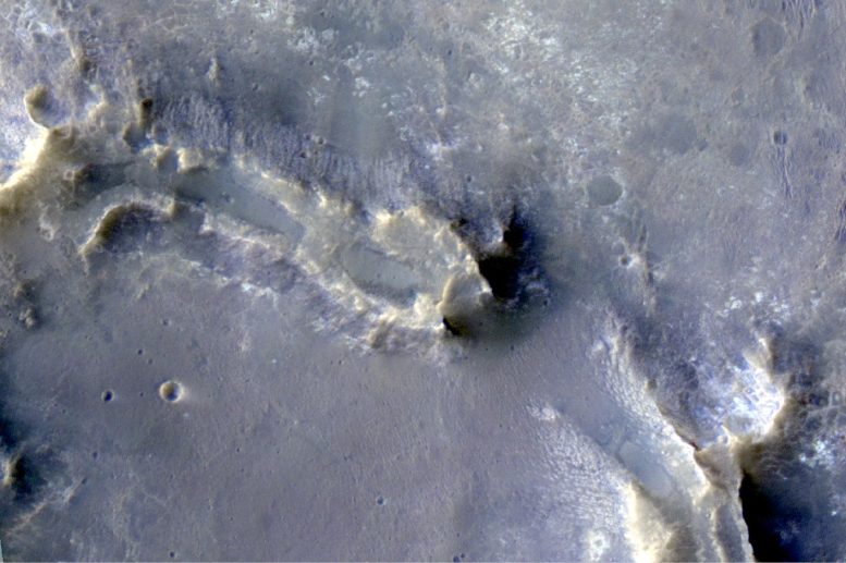 This Martian Region Is Hiding Thousands of Kilometers of Ancient Rivers