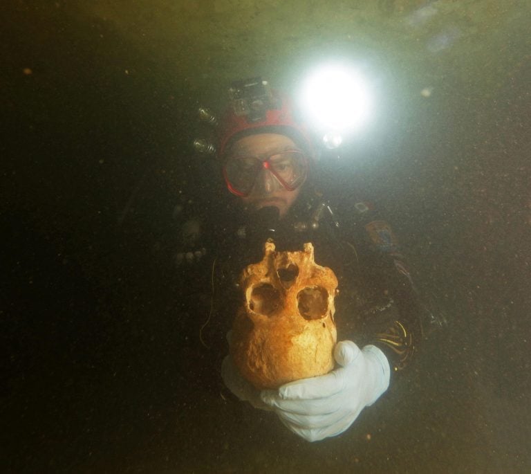 9,900-Year-Old Skeleton Discovered in Submerged Mexican Cave Has a ...