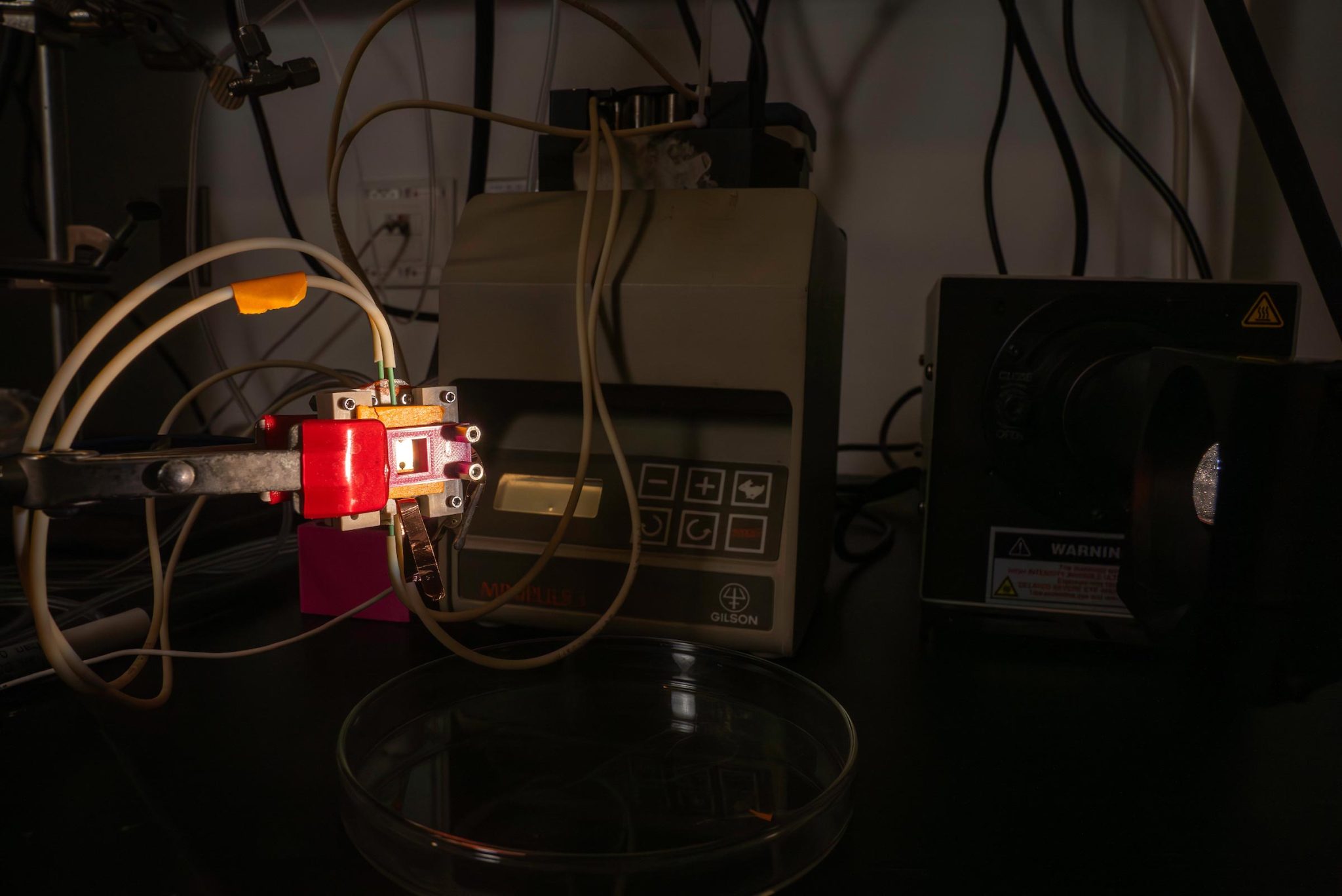 Record-Breaking Solar Hydrogen Device: Turning Sunlight Into Clean Energy