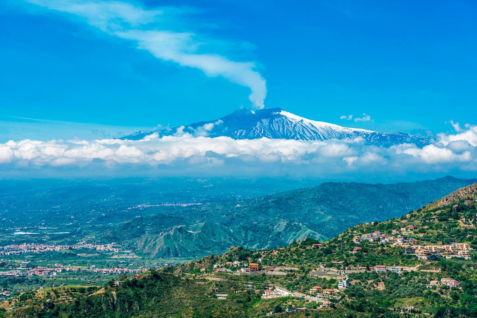 Mount Etna’s Fiery Fury: Lava and Ash Eruption Towers Over Sicily