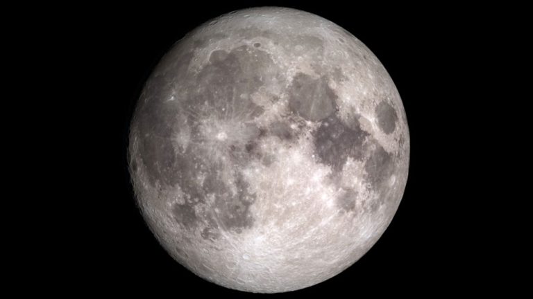 Scientists Calculate the Moon’s Core and Mantle Temperature