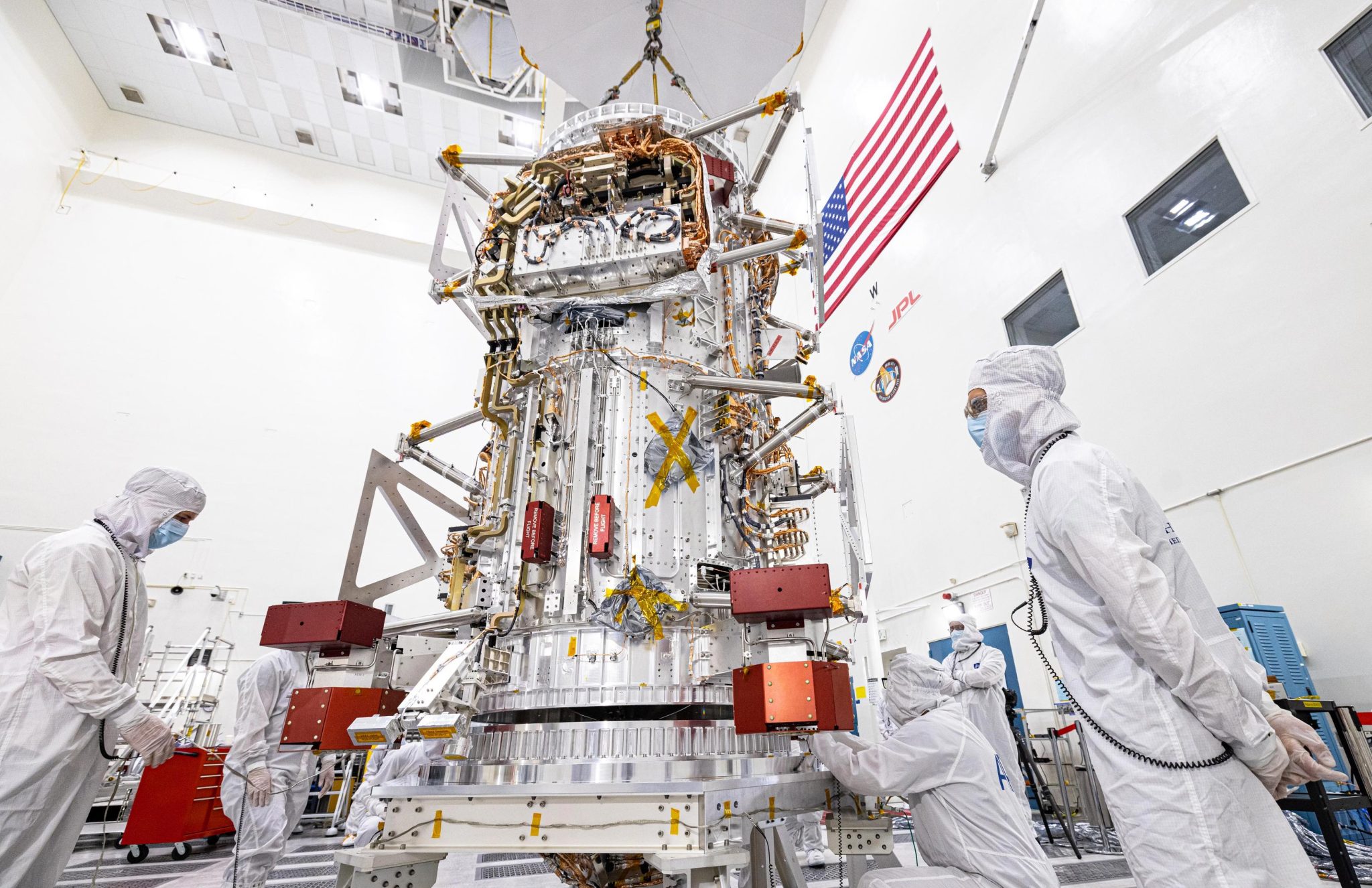 NASA Completes Main Body of Europa Clipper Spacecraft – Will Search for ...