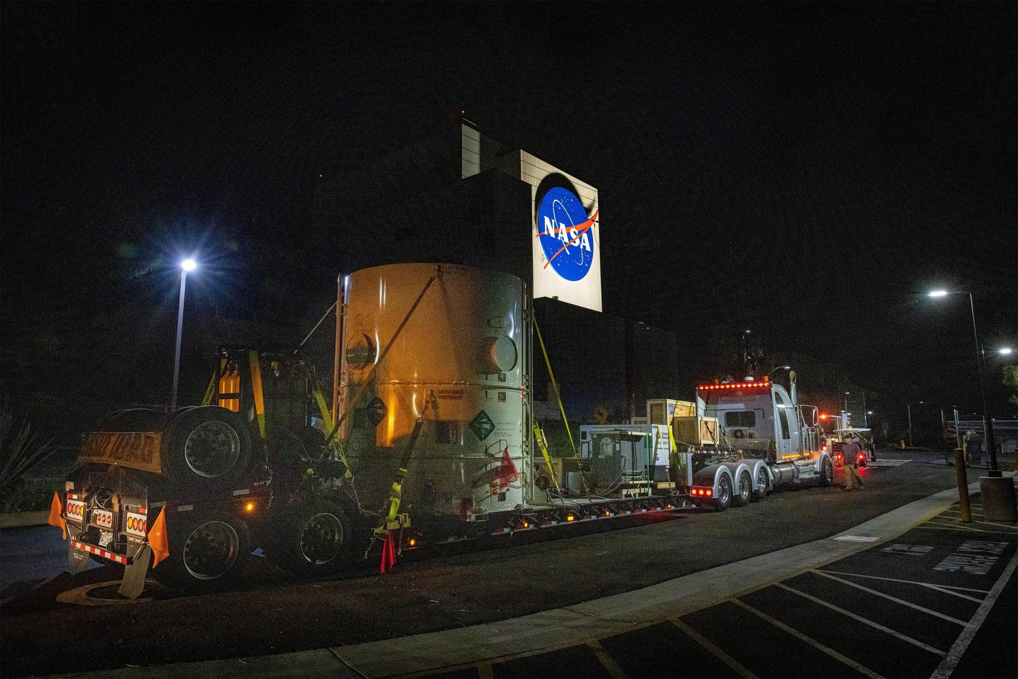 NASA Completes Main Body of Europa Clipper Spacecraft – Will Search for ...