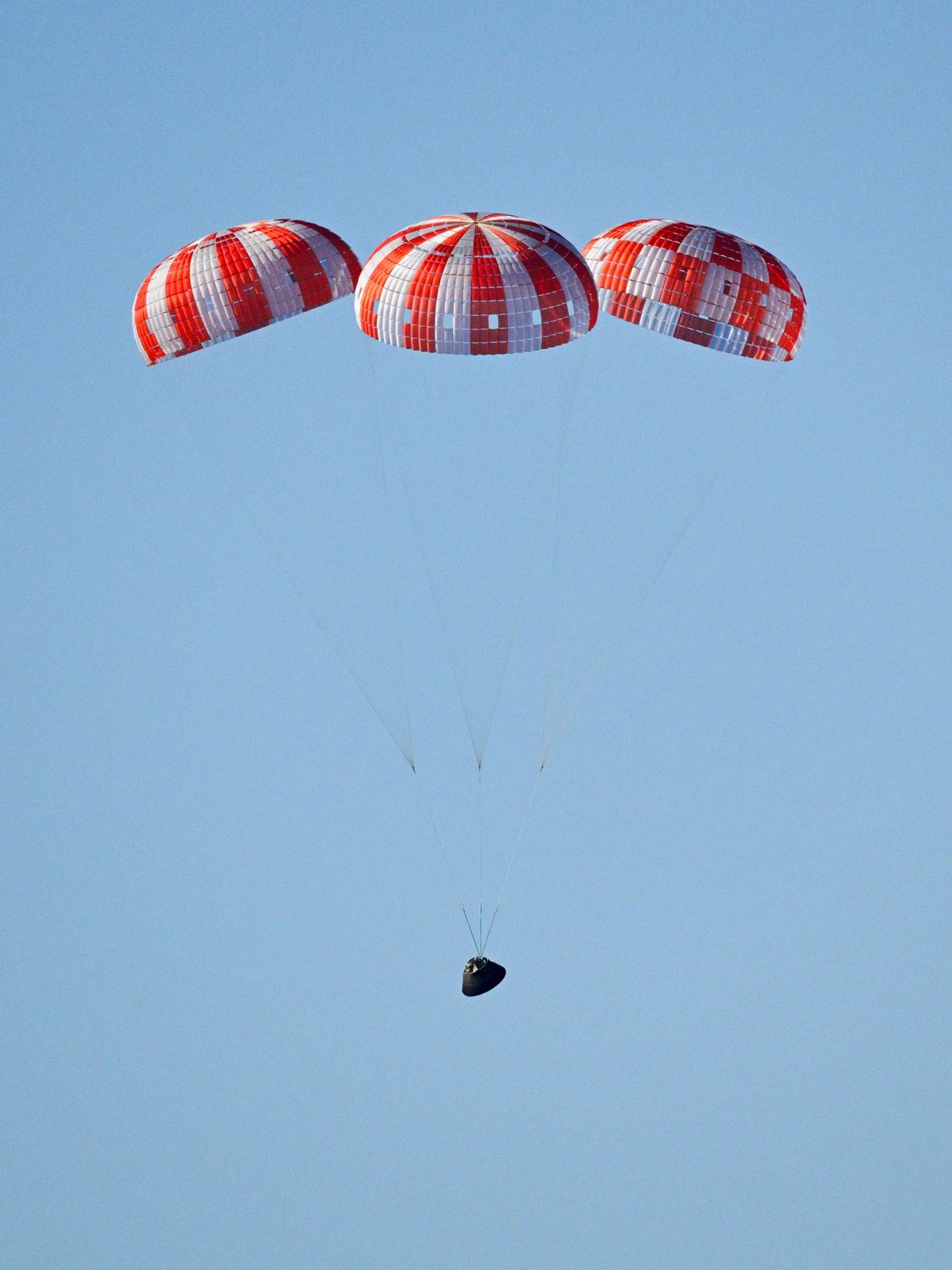 NASA Artemis II Splashdown and Astronaut Recovery Operation [Image Gallery]