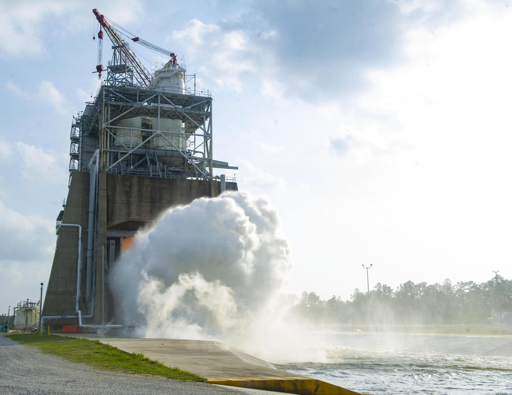 NASA Tests Upgraded Artemis Moon Rocket Engines at 113% Power Level