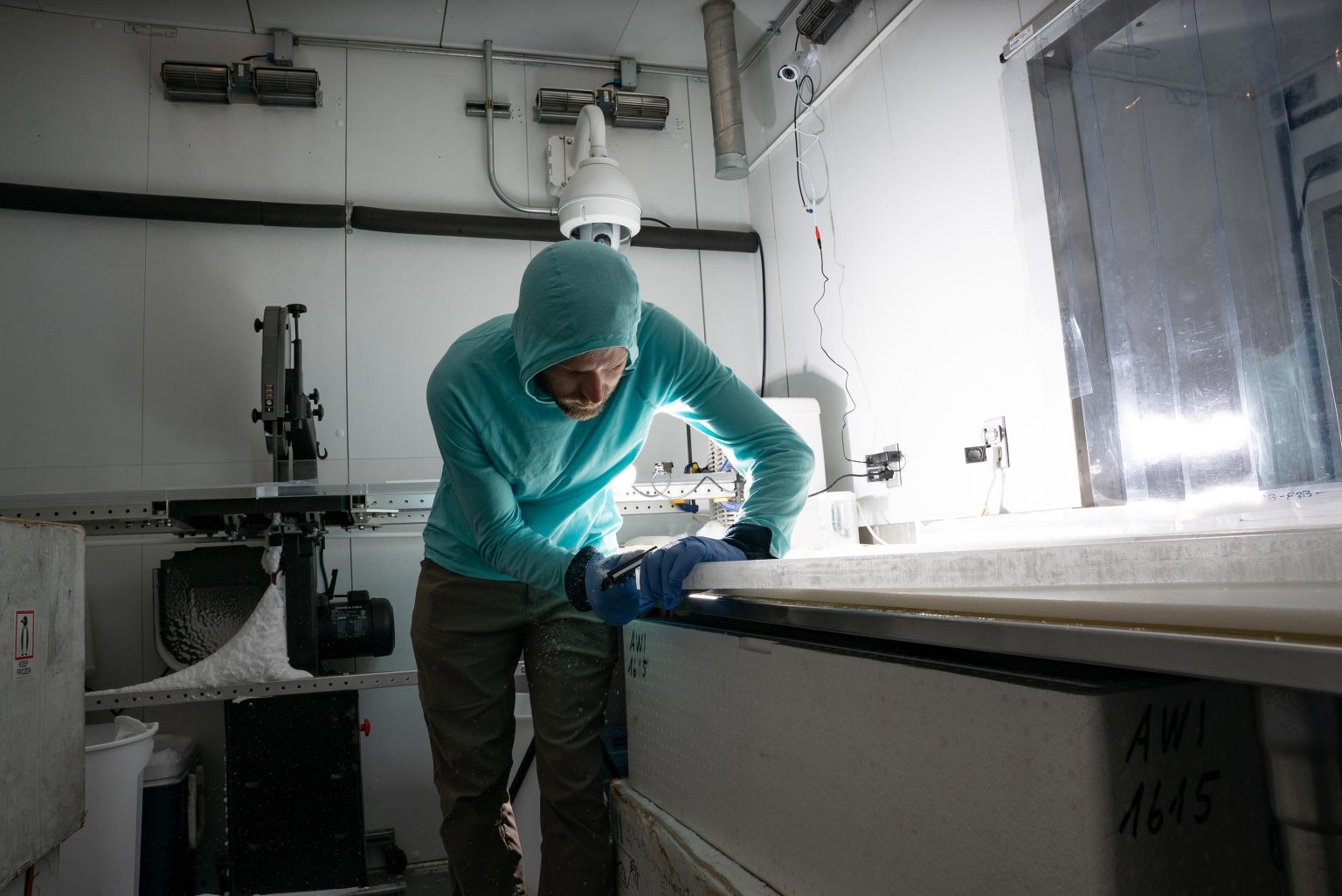 12,000-Year-Old Ice Core From Mont Blanc Rewrites Europe’s Climate Story