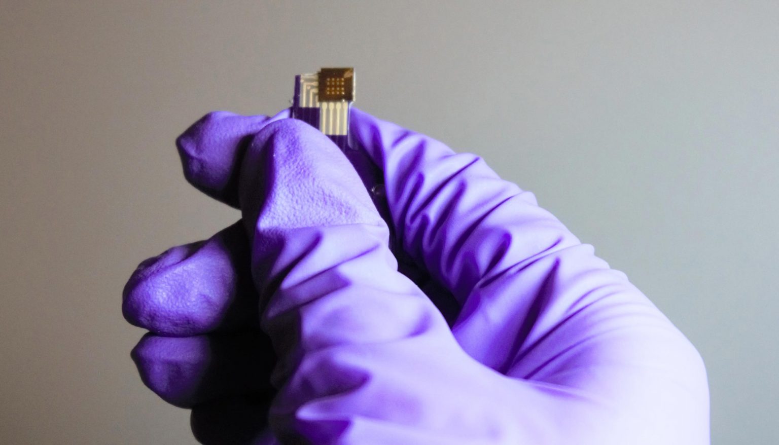 Artificial Intelligence Is Energy-Hungry – Solution: New AI Hardware ...